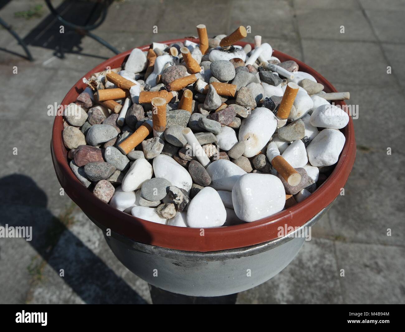 Smoking place hi-res stock photography and images - Alamy