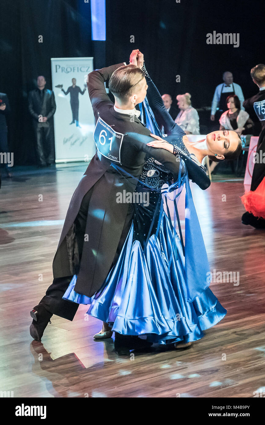 dancers dancing standard dance Stock Photo - Alamy