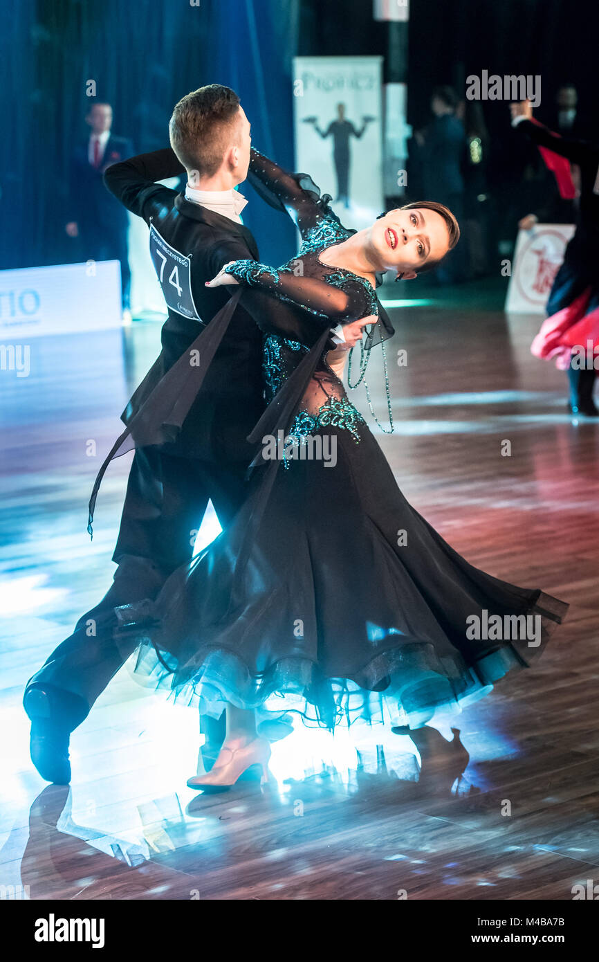 dancers dancing standard dance Stock Photo - Alamy