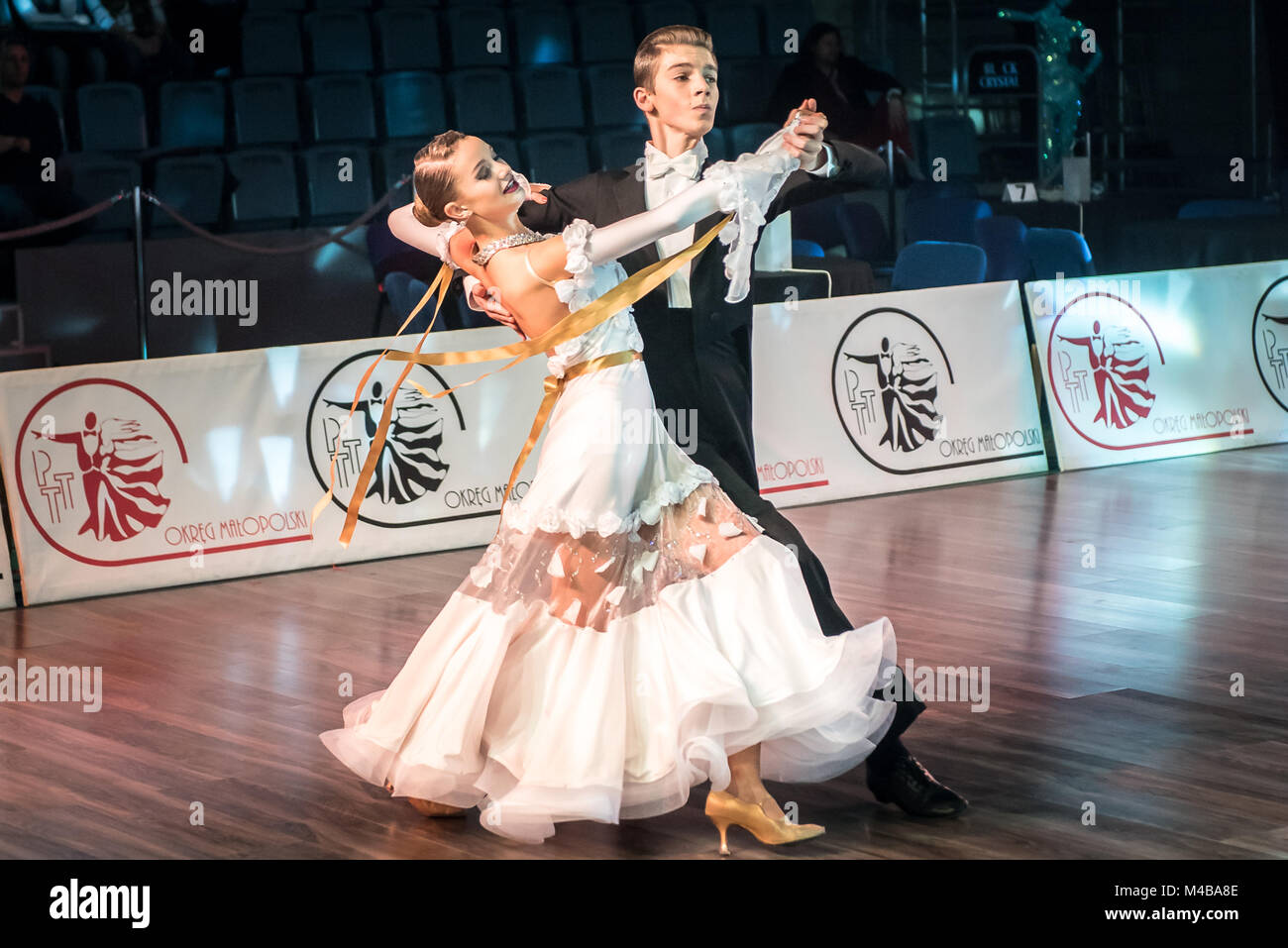 dancers dancing standard dance Stock Photo - Alamy