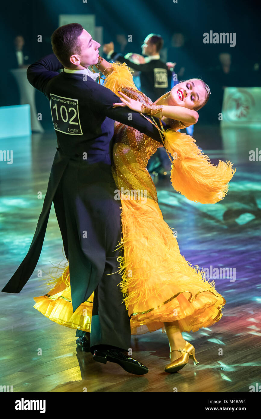 dancers dancing standard dance Stock Photo - Alamy