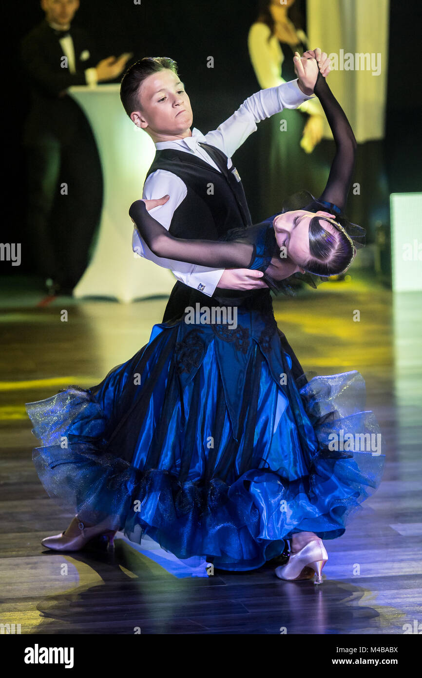 dancers dancing standard dance Stock Photo - Alamy