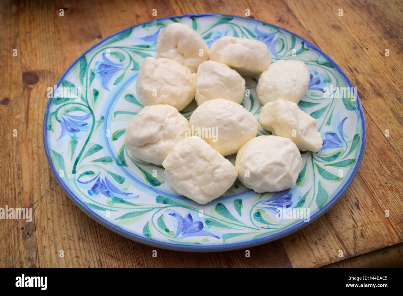 Italy mozarella cheese hi-res stock photography and images - Alamy