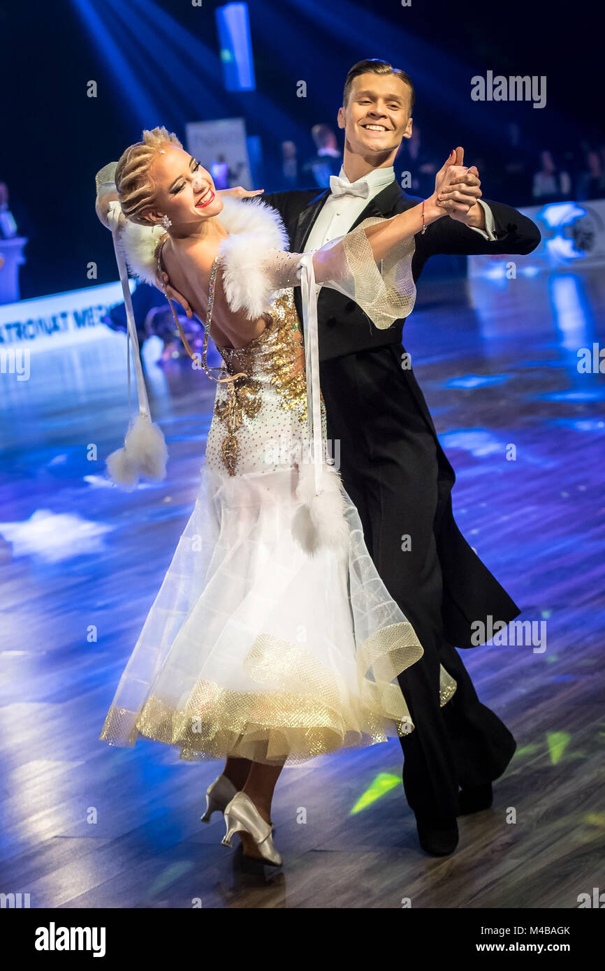 dancers dancing standard dance Stock Photo - Alamy