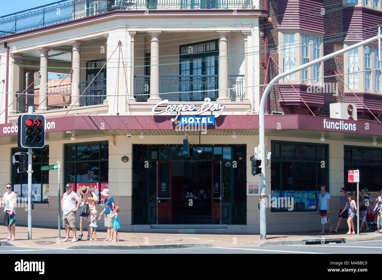 Coogee bay road hi-res stock photography and images - Alamy