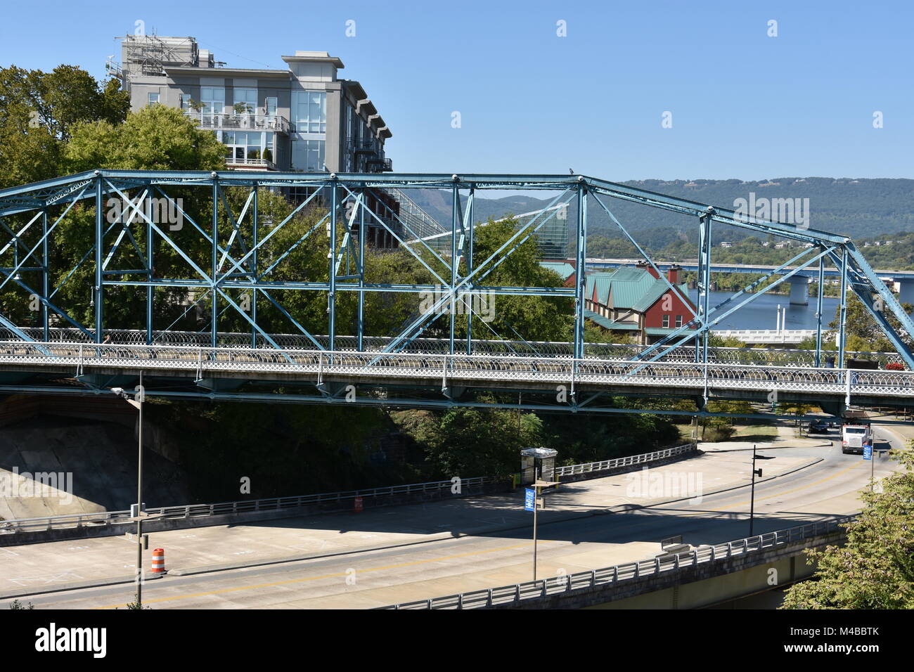 Walnut Street Bridge in Chattanooga, Tennessee Stock Photo - Alamy