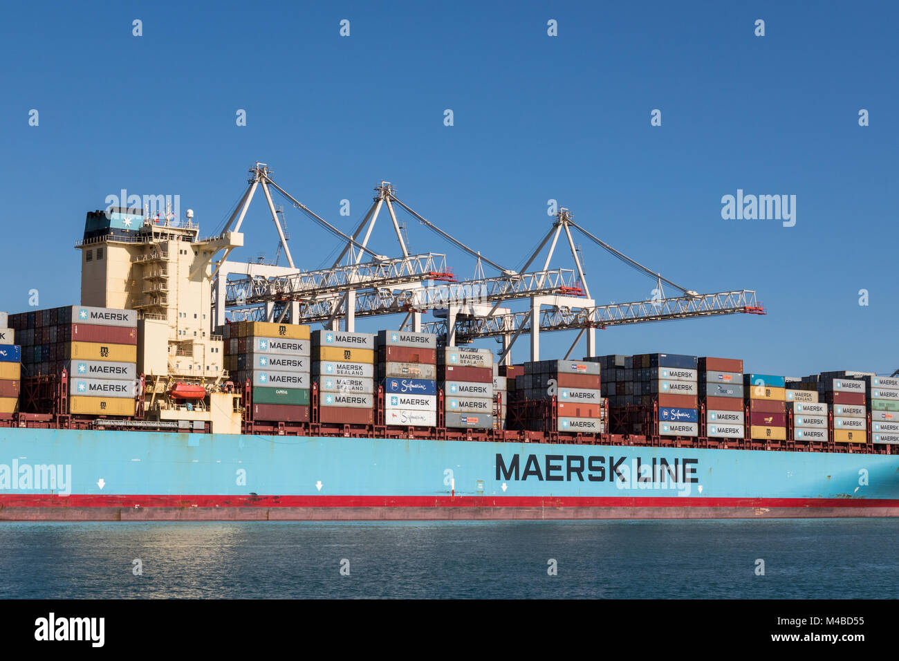 Maersk line container ship hi-res stock photography and images - Alamy