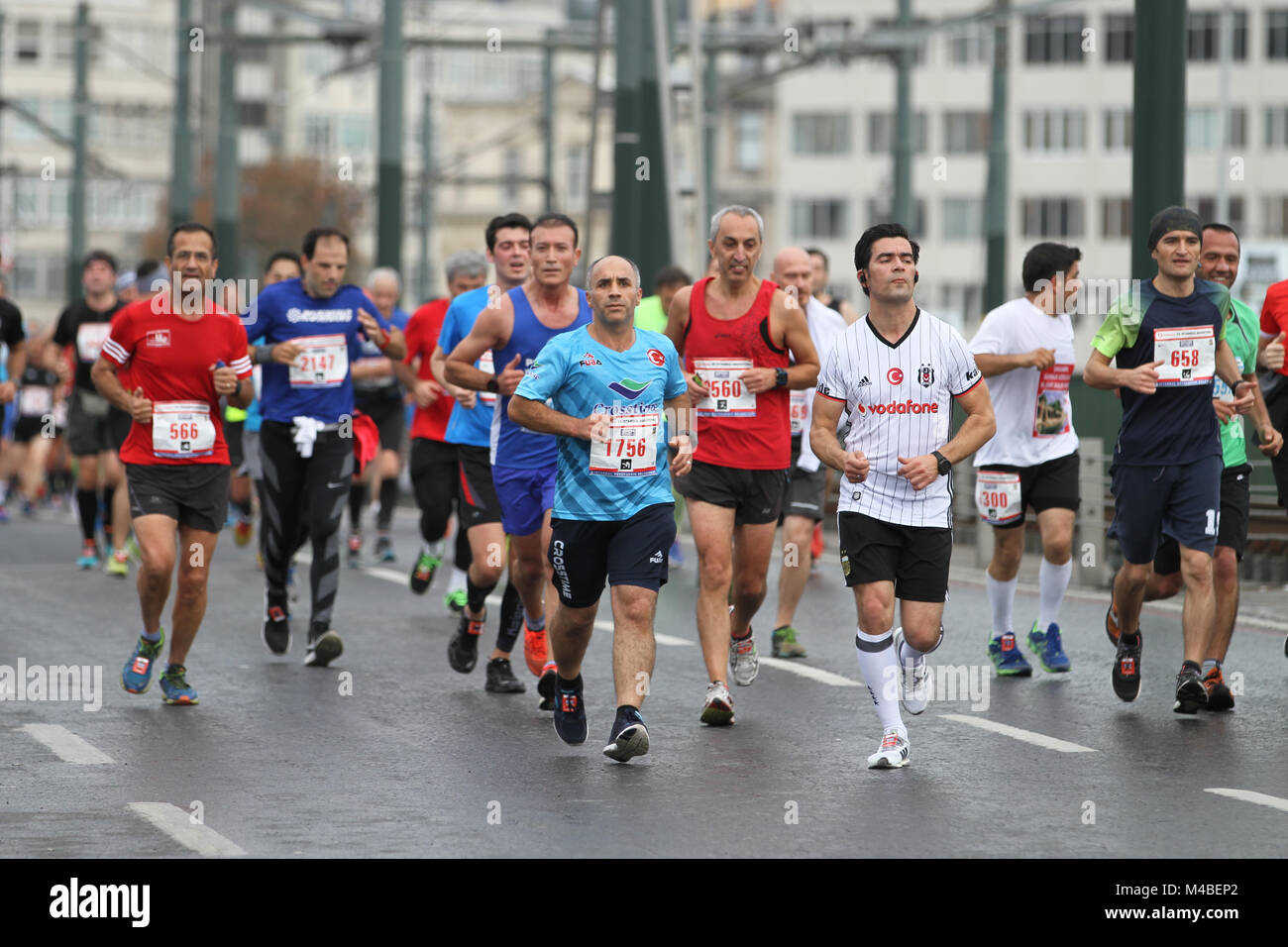 ISTANBUL, TURKEY - NOVEMBER 12, 2017: Athletes running in 39. Istanbul ...