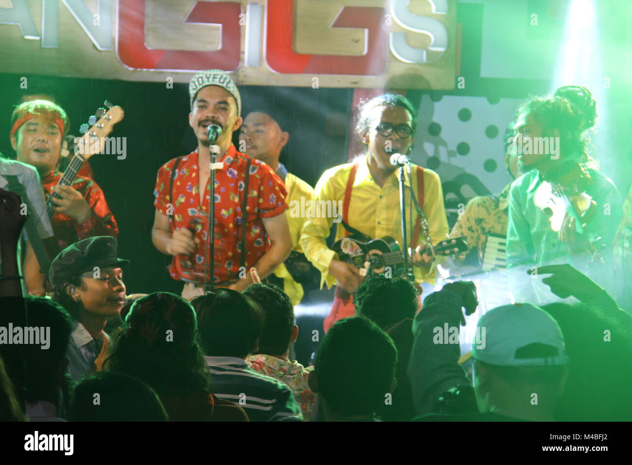 Happy band hi-res stock photography and images - Alamy