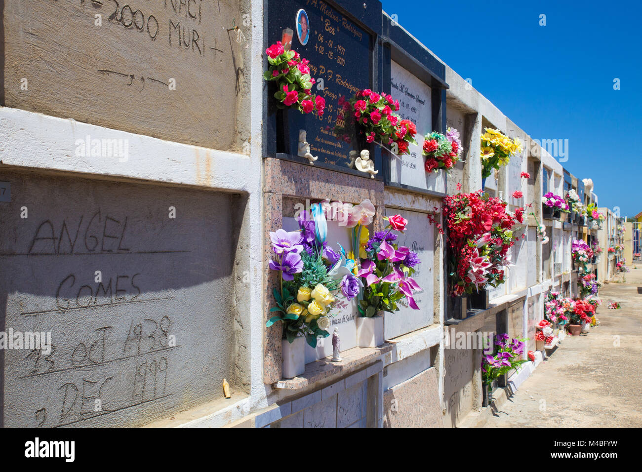 NOORD, ARUBA - MARCH 13, 2017: Cemetery at historic St. Ann's Roman ...