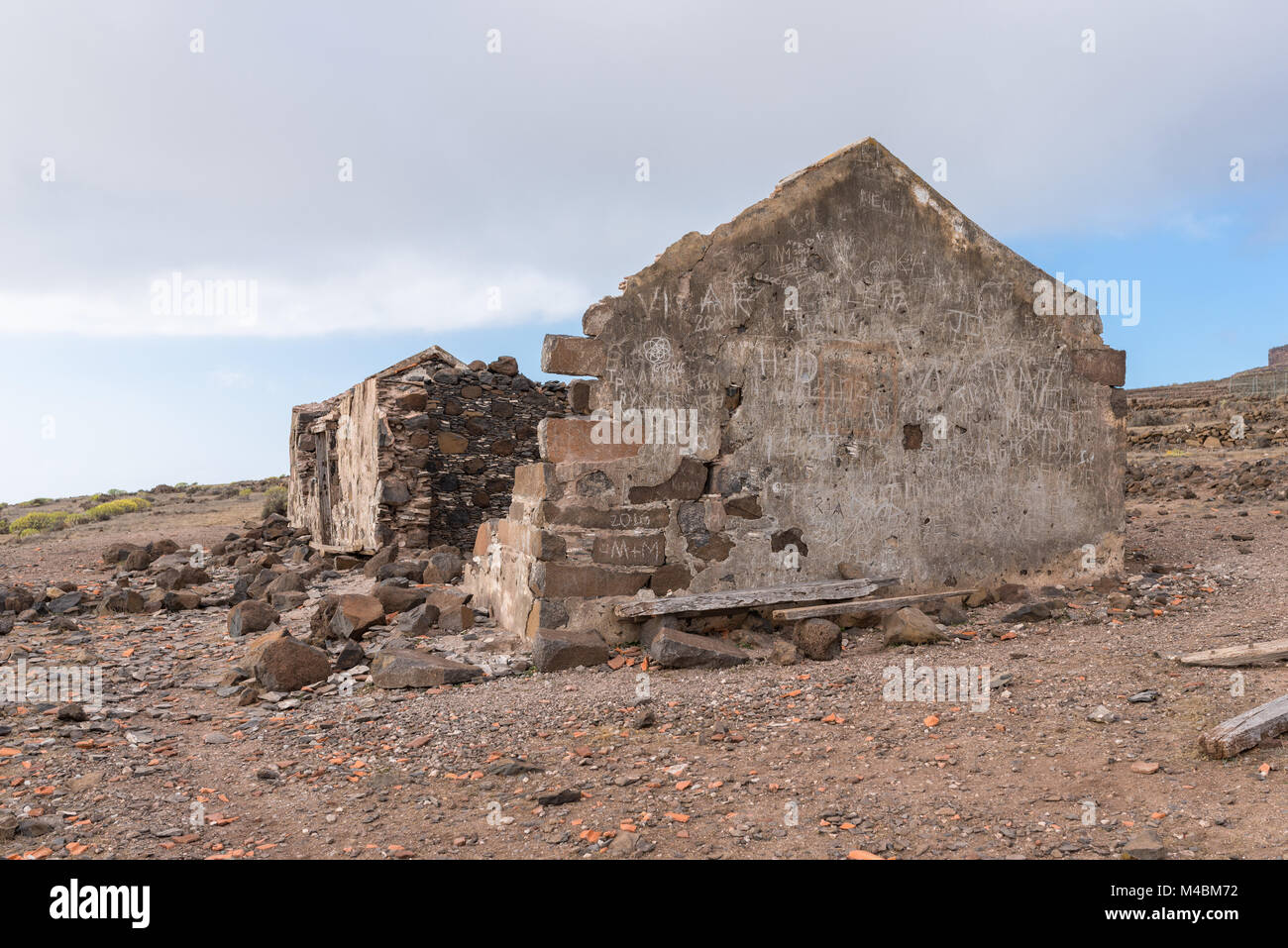 Collapsed stone house on La Gomera Stock Photo - Alamy