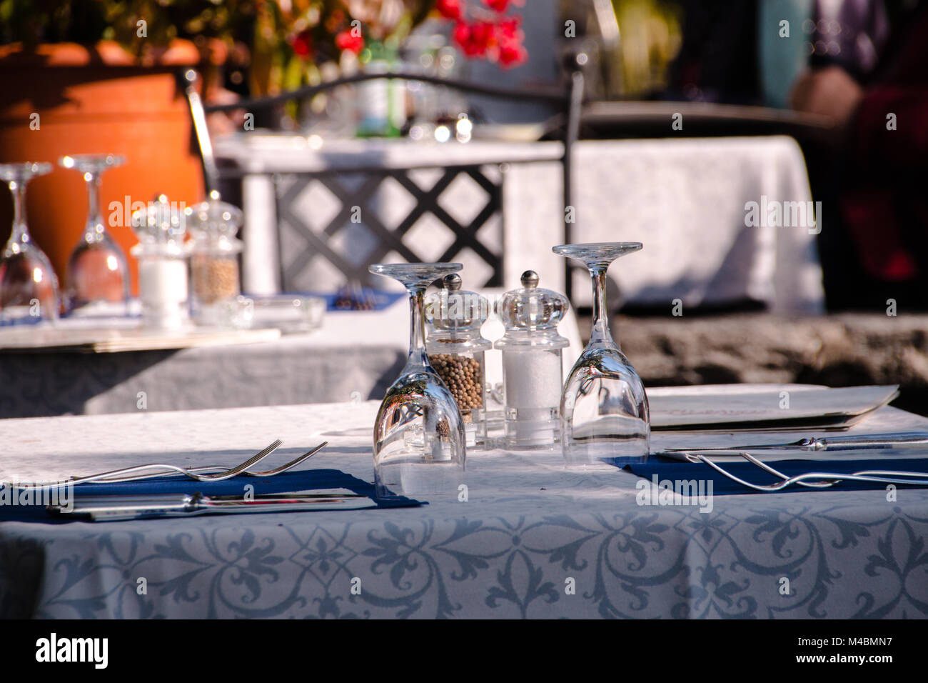 Covered table hi-res stock photography and images - Alamy