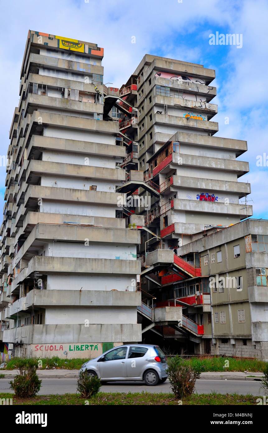 Vele di scampìa hi-res stock photography and images - Alamy