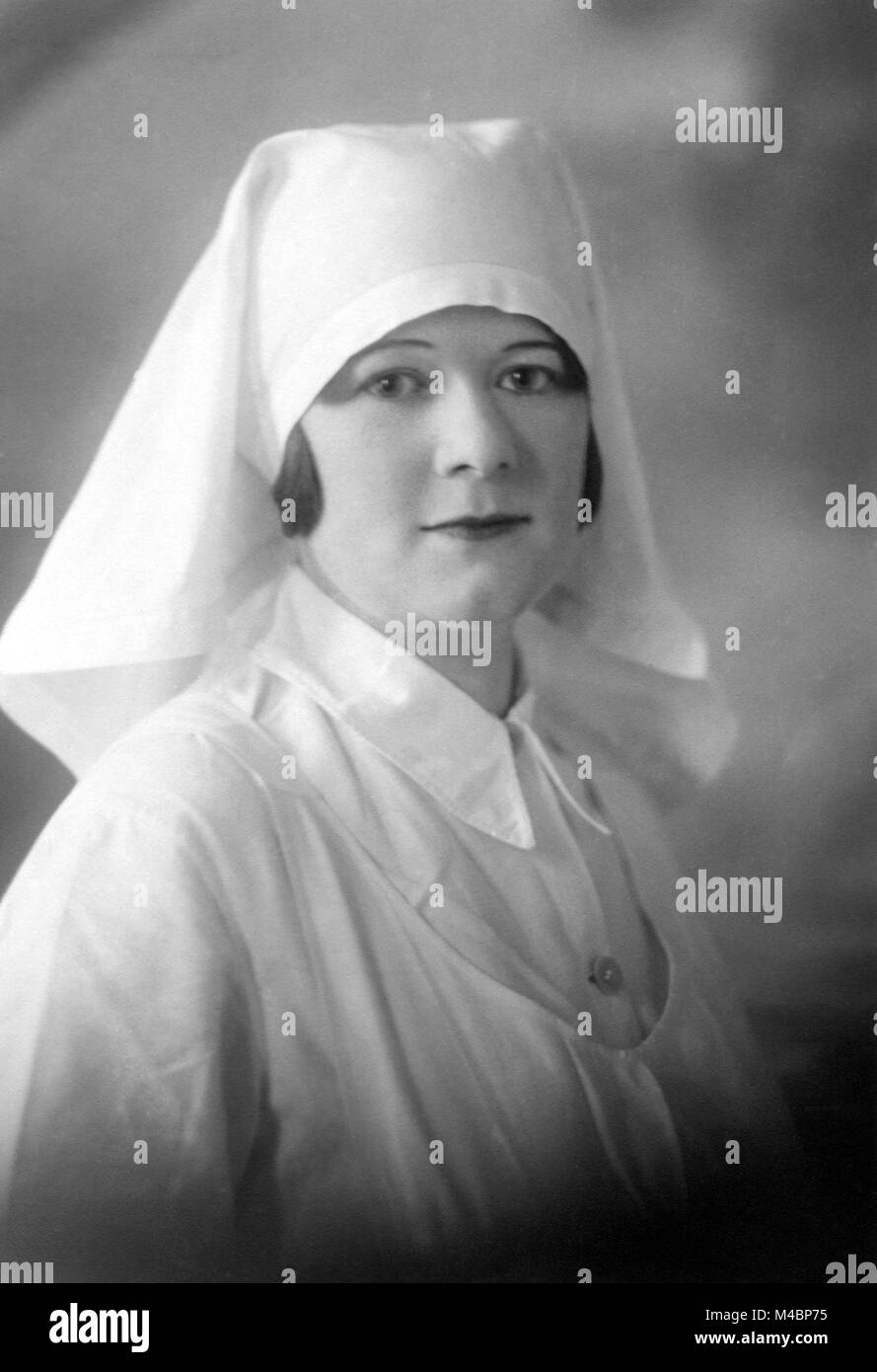 Retro nurse hi-res stock photography and images - Alamy
