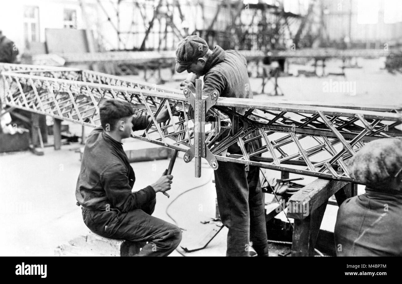 Man Work Retro 1930s Stock Photos & Man Work Retro 1930s Stock Images ...