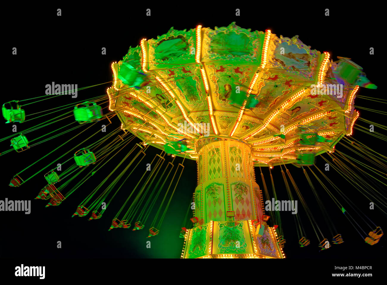 Sky swing chair hi-res stock photography and images - Alamy