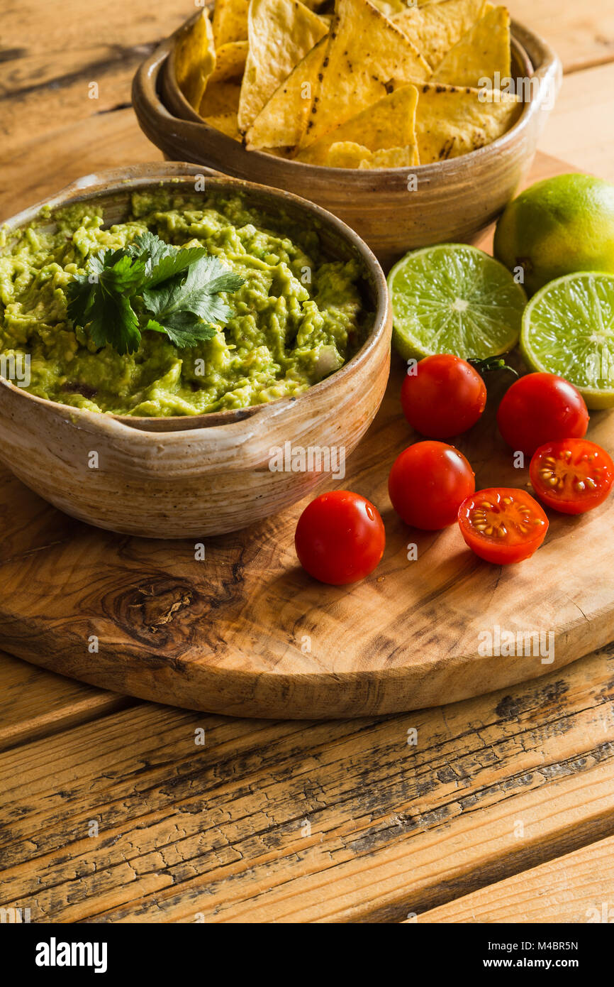 Mexican bowl tortilla chips hi-res stock photography and images - Alamy