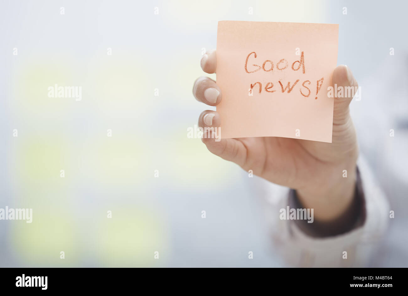 Good news text on adhesive note Stock Photo - Alamy