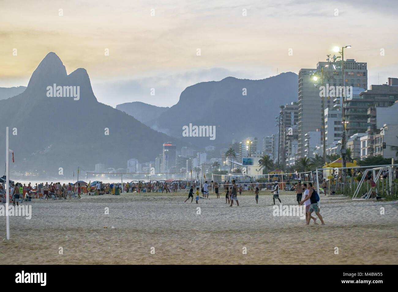 Crowded Beach Ipanema Rio de Janeiro Brazil Stock Photo - Alamy