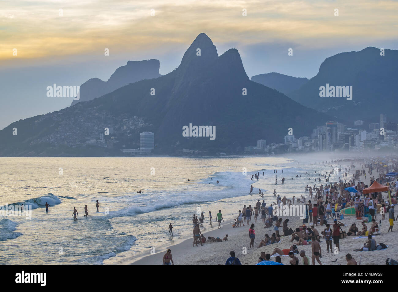 Crowded Beach Ipanema Rio de Janeiro Brazil Stock Photo - Alamy