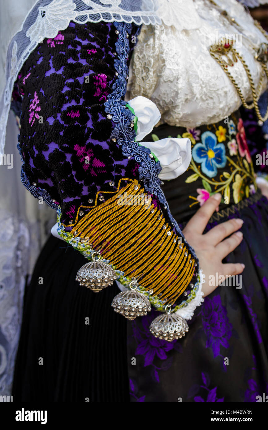 traditional Sardinian costume Stock Photo - Alamy