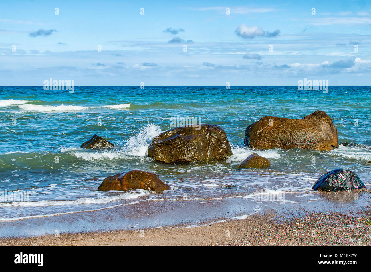 What to find on the beach hi-res stock photography and images - Alamy