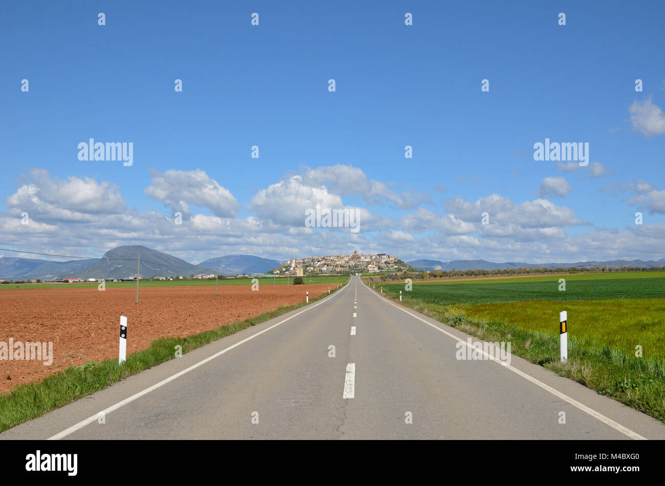 Spanish town road hi-res stock photography and images - Alamy