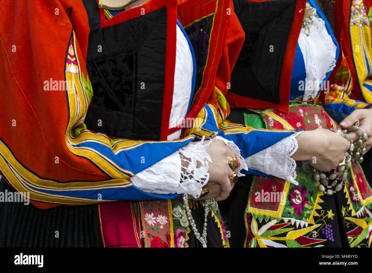 traditional Sardinian costume Stock Photo - Alamy
