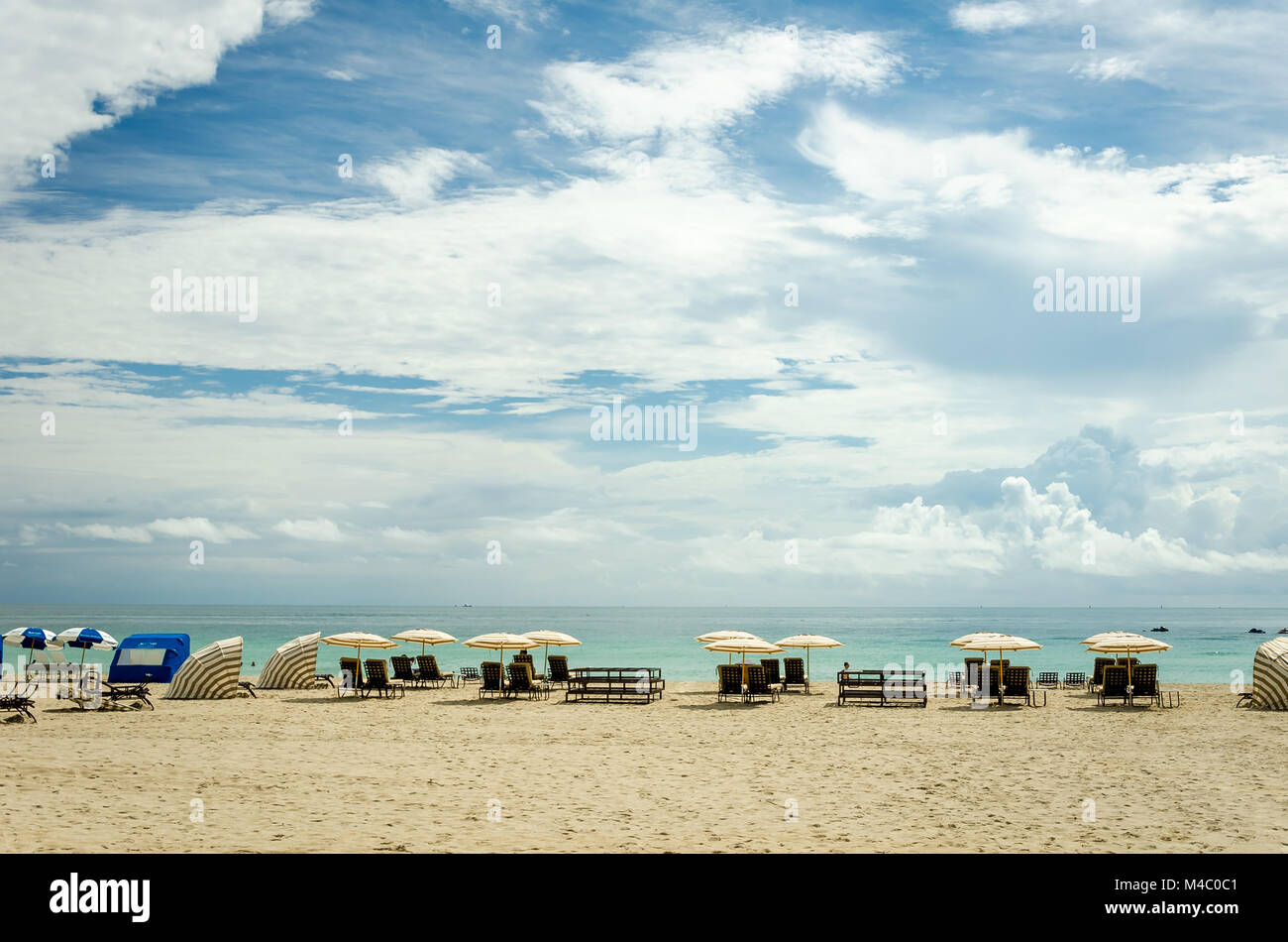 Green lounge chairs miami beach hi-res stock photography and images - Alamy