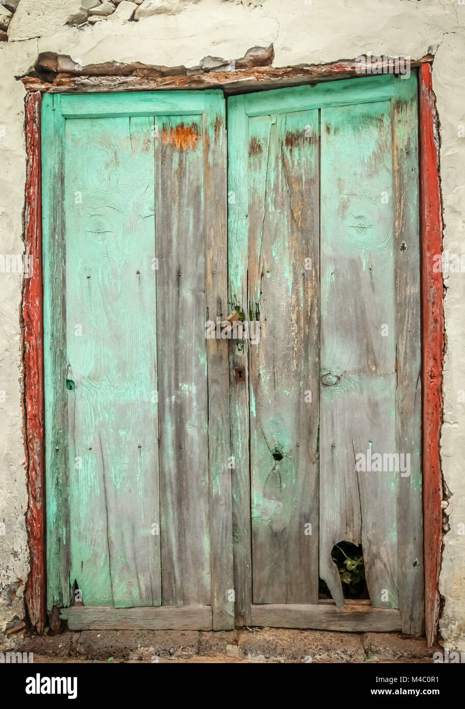 Damaged wooden doors hi-res stock photography and images - Alamy
