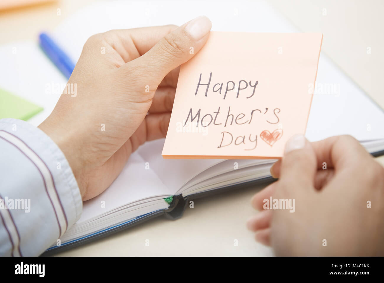 Happy mothers day sticky note hi-res stock photography and images - Alamy