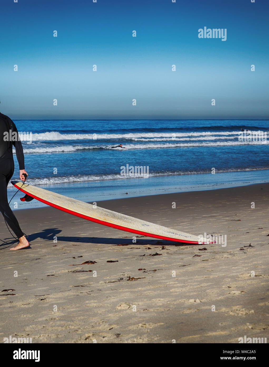 Surfer wasser strand hi-res stock photography and images - Alamy