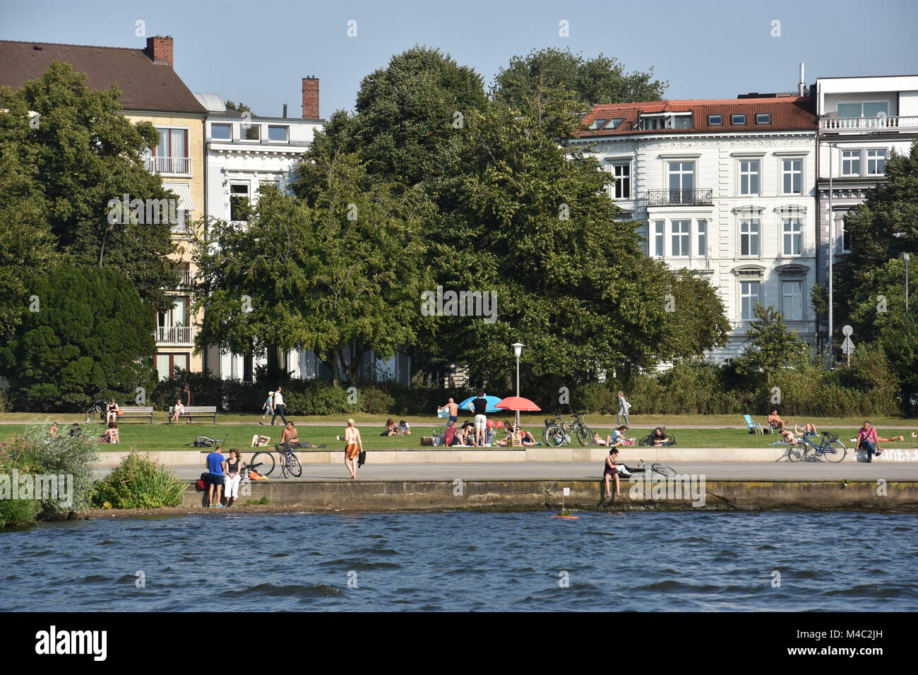 Building outer alster lake hi-res stock photography and images - Alamy