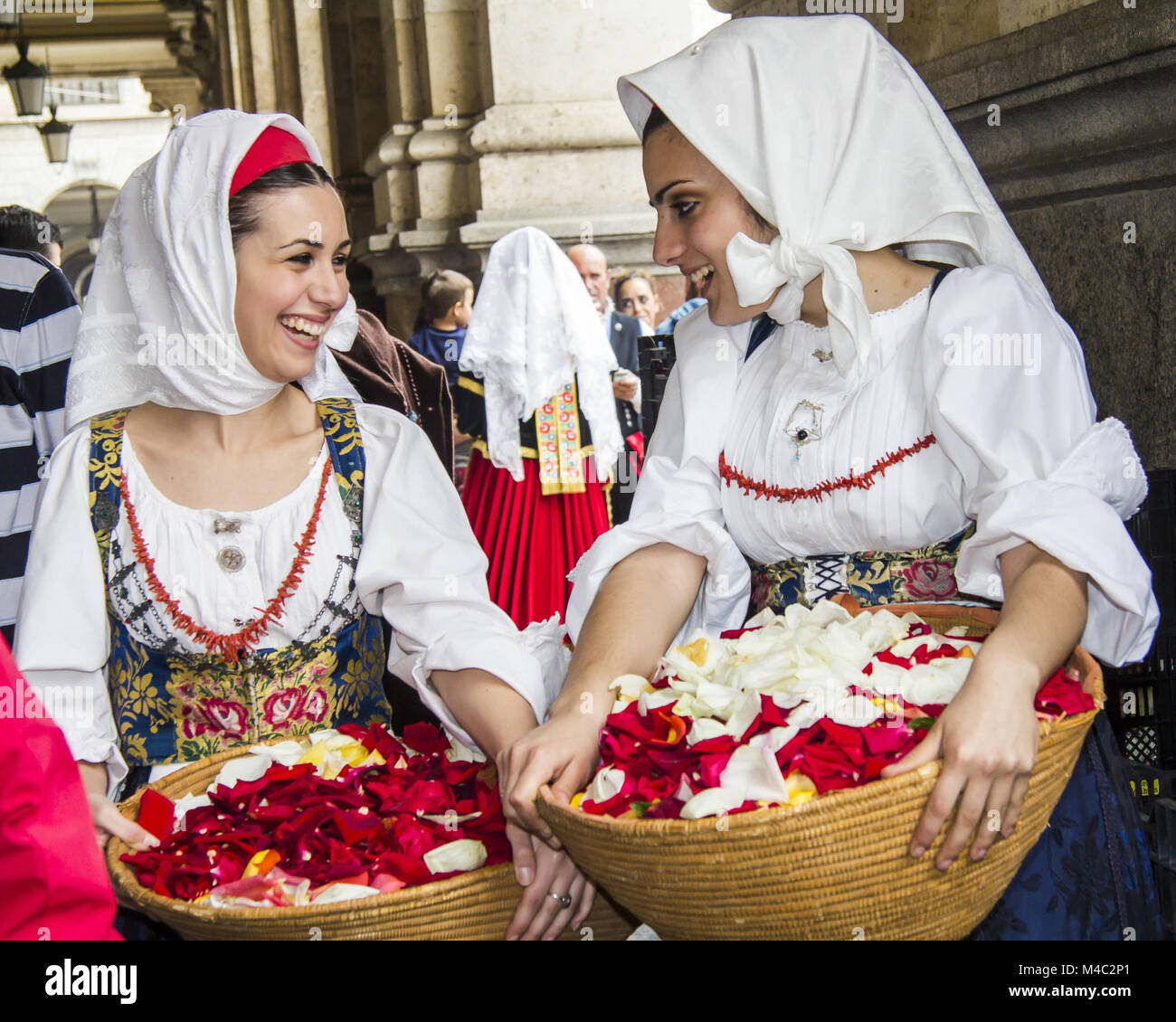 Group in traditional costume hi-res stock photography and images - Alamy