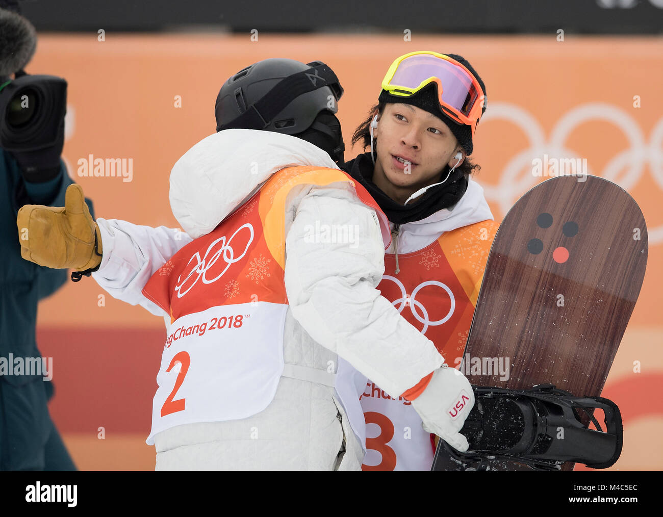 Shaun WHITE, USA, links, umarmt Ayunu HIRANO, JPN, jubilation, jubelt ...