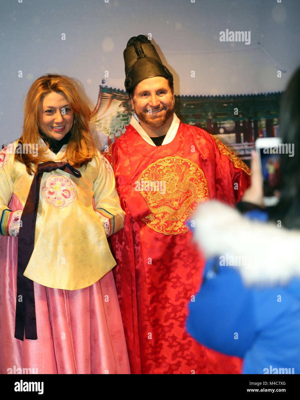 15th Feb, 2018. Royal costume Foreign tourists in traditional Korean ...