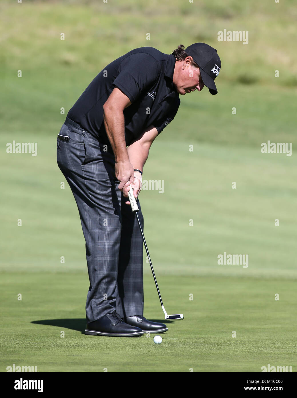 Los Angeles, CA, USA. 15th Feb, 2018. Phil Mickelson putting during ...