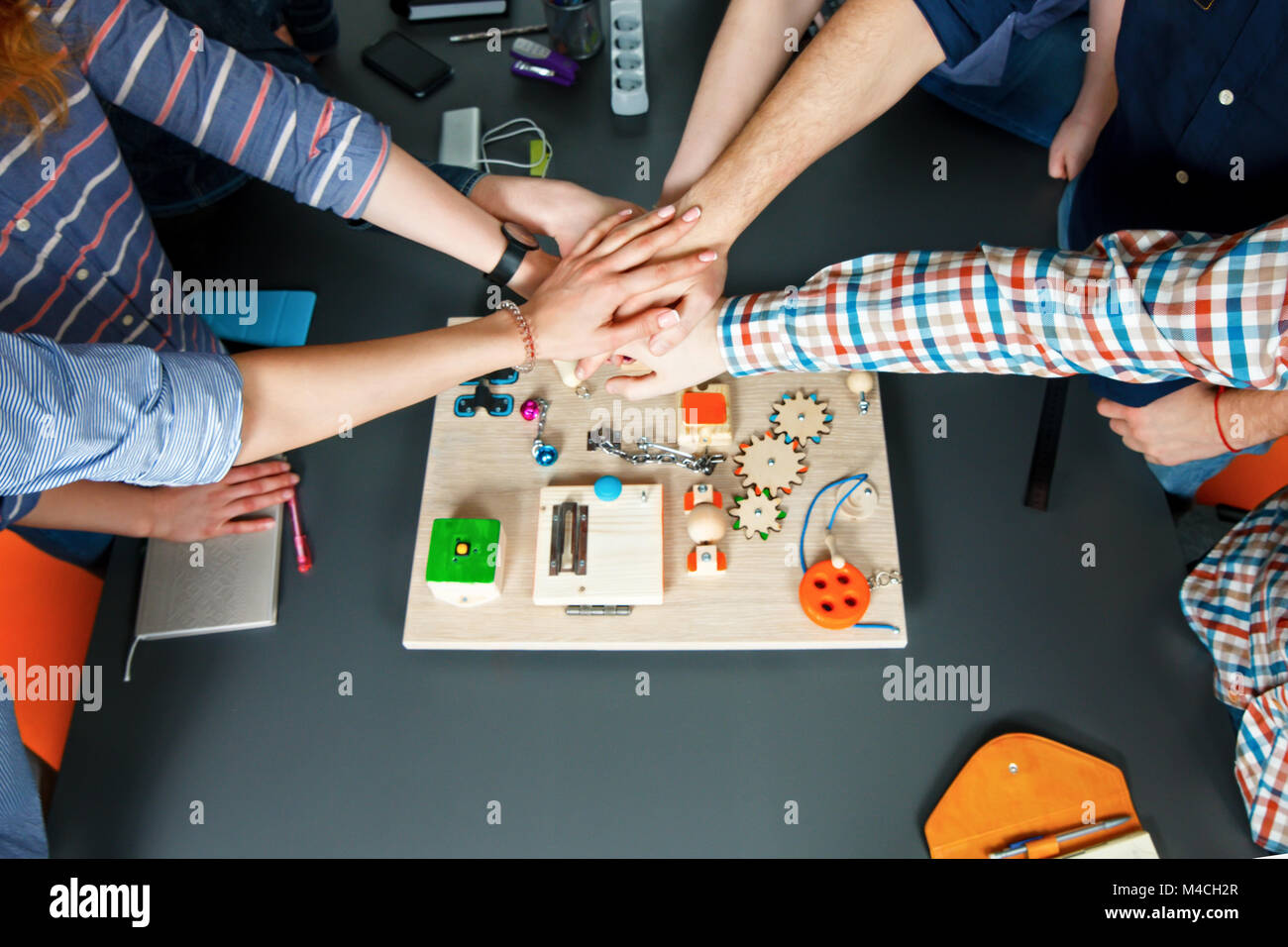 Hand showing support close up hi-res stock photography and images - Alamy