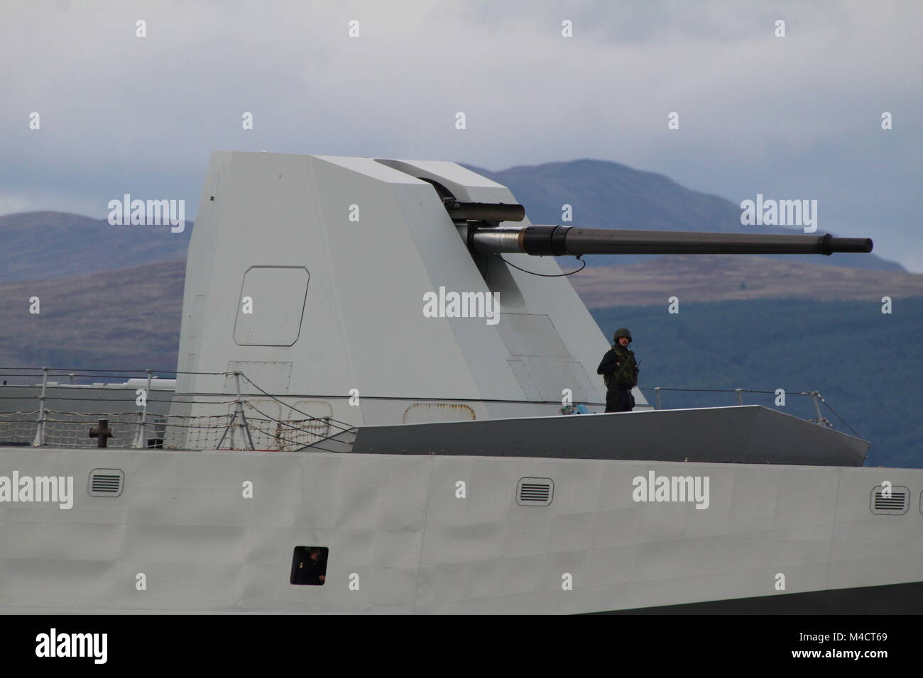 Oto melara 76mm hi-res stock photography and images - Alamy