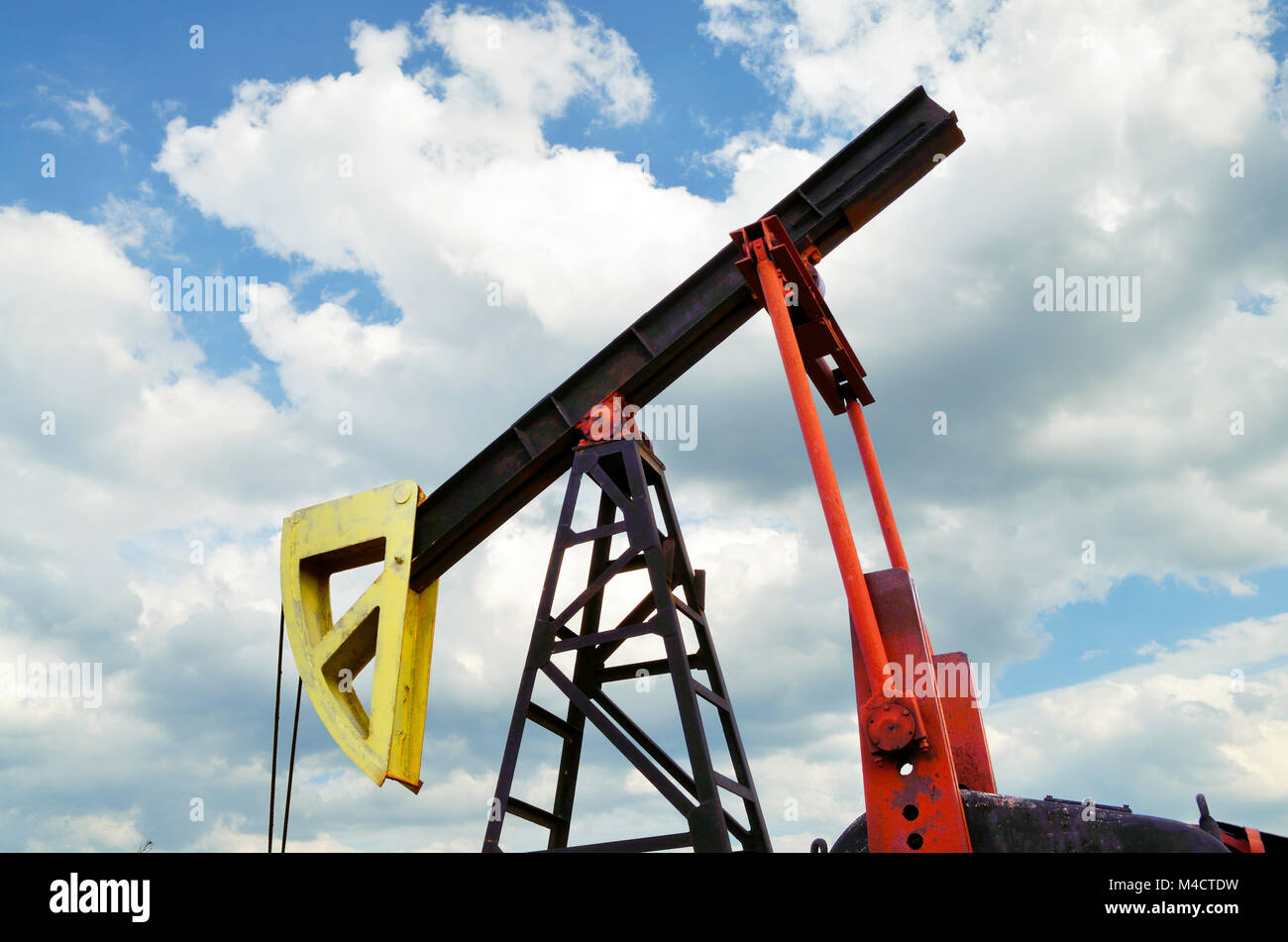 Oil and gas exploration and technology - oil well Stock Photo - Alamy