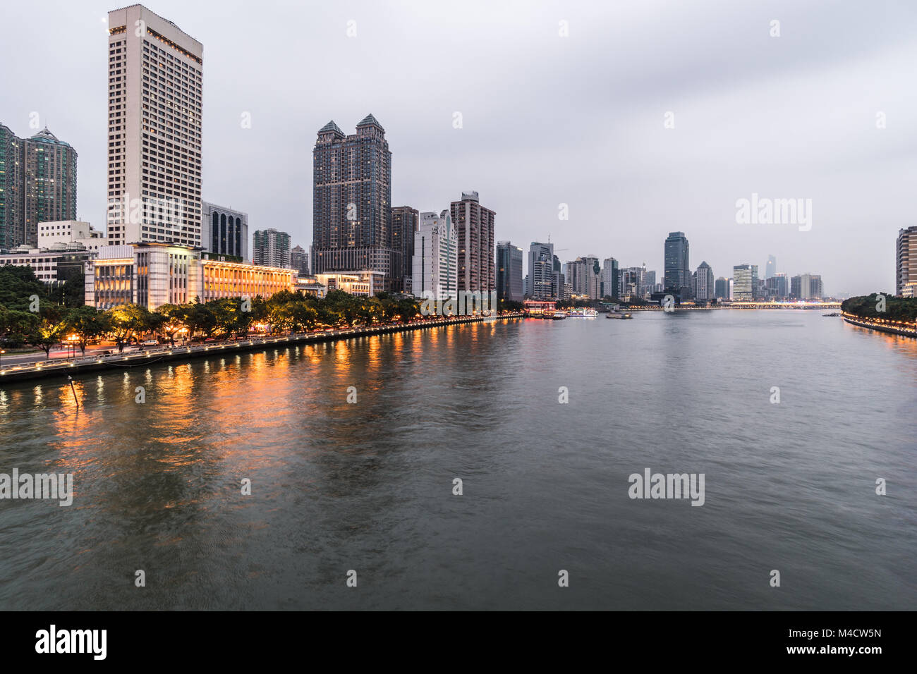 The Pearl river that crosses the Guangzhou downtown district in ...