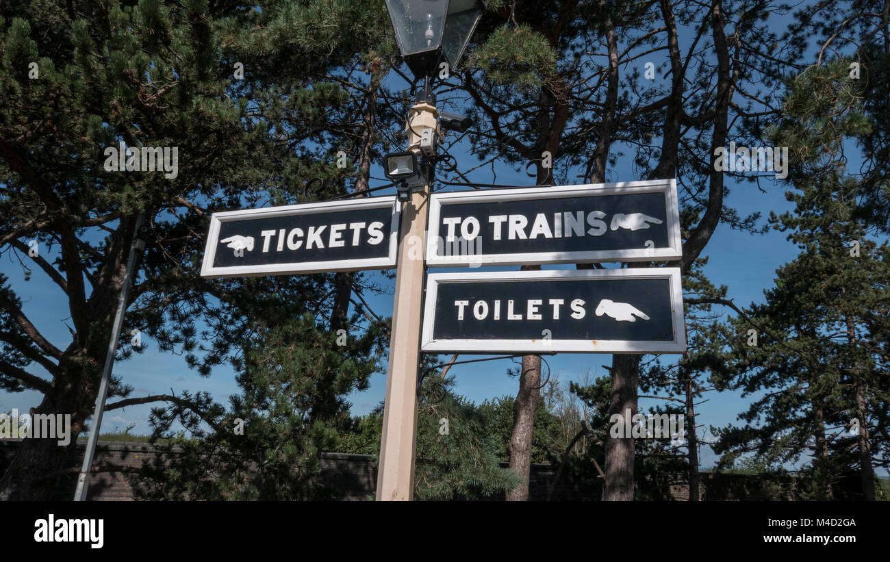 Toilet sign train hi-res stock photography and images - Alamy