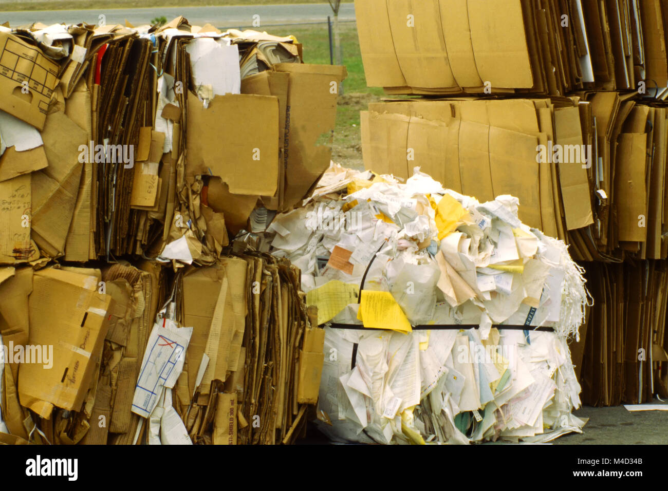 Bales waste paper waste recycling hi-res stock photography and images ...