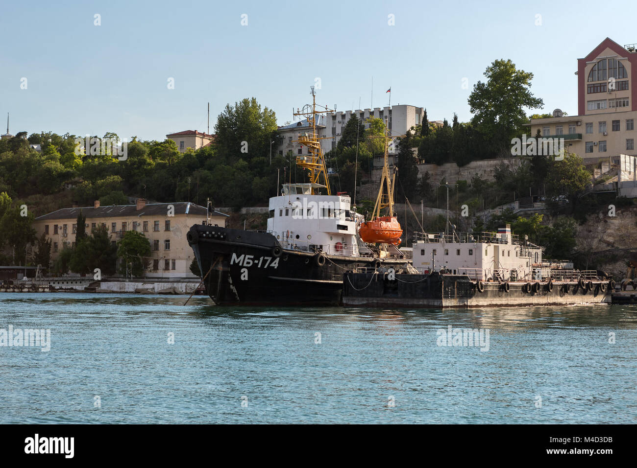 Army tug boat hi-res stock photography and images - Alamy