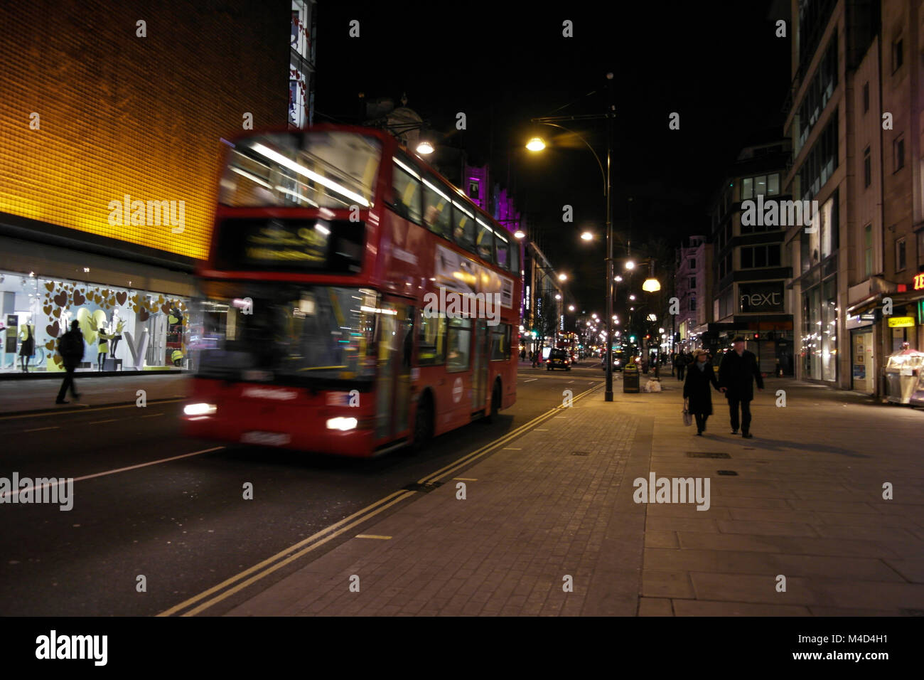 Bus in london hi-res stock photography and images - Alamy