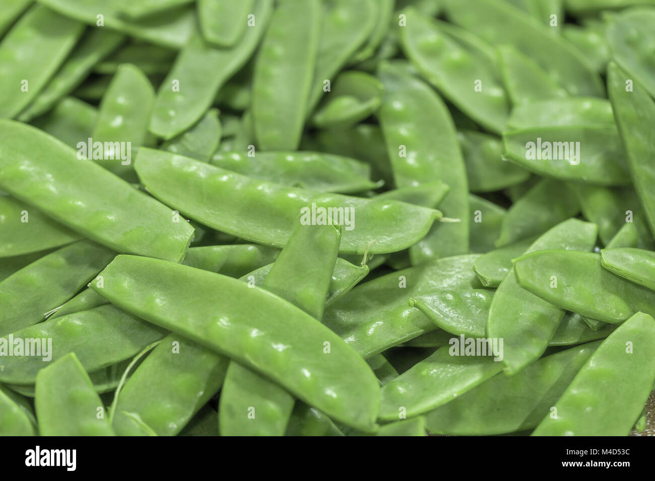 Sugar snap peas Stock Photo - Alamy