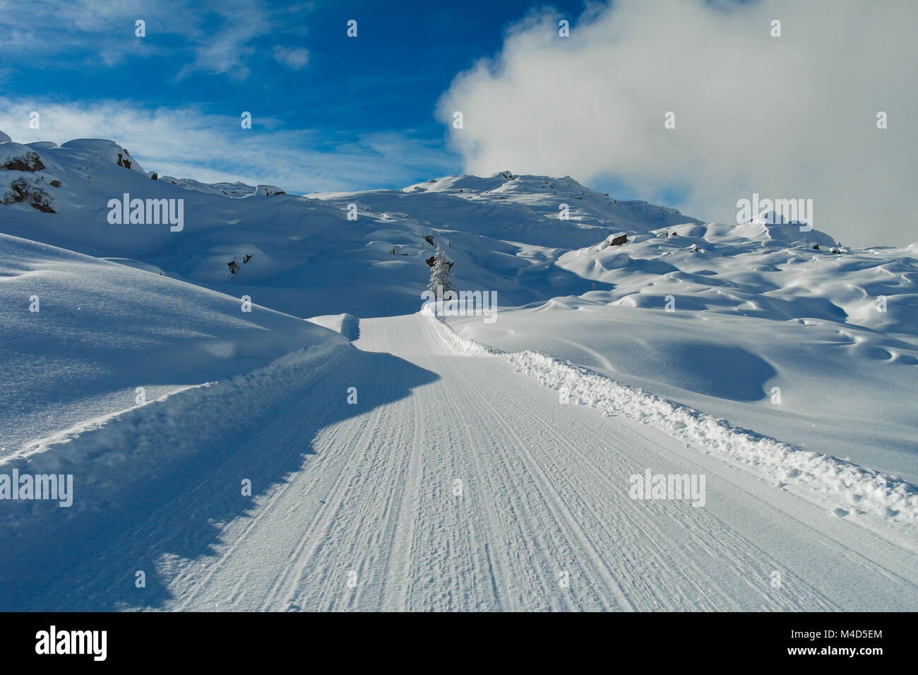 Snow trail hi-res stock photography and images - Alamy