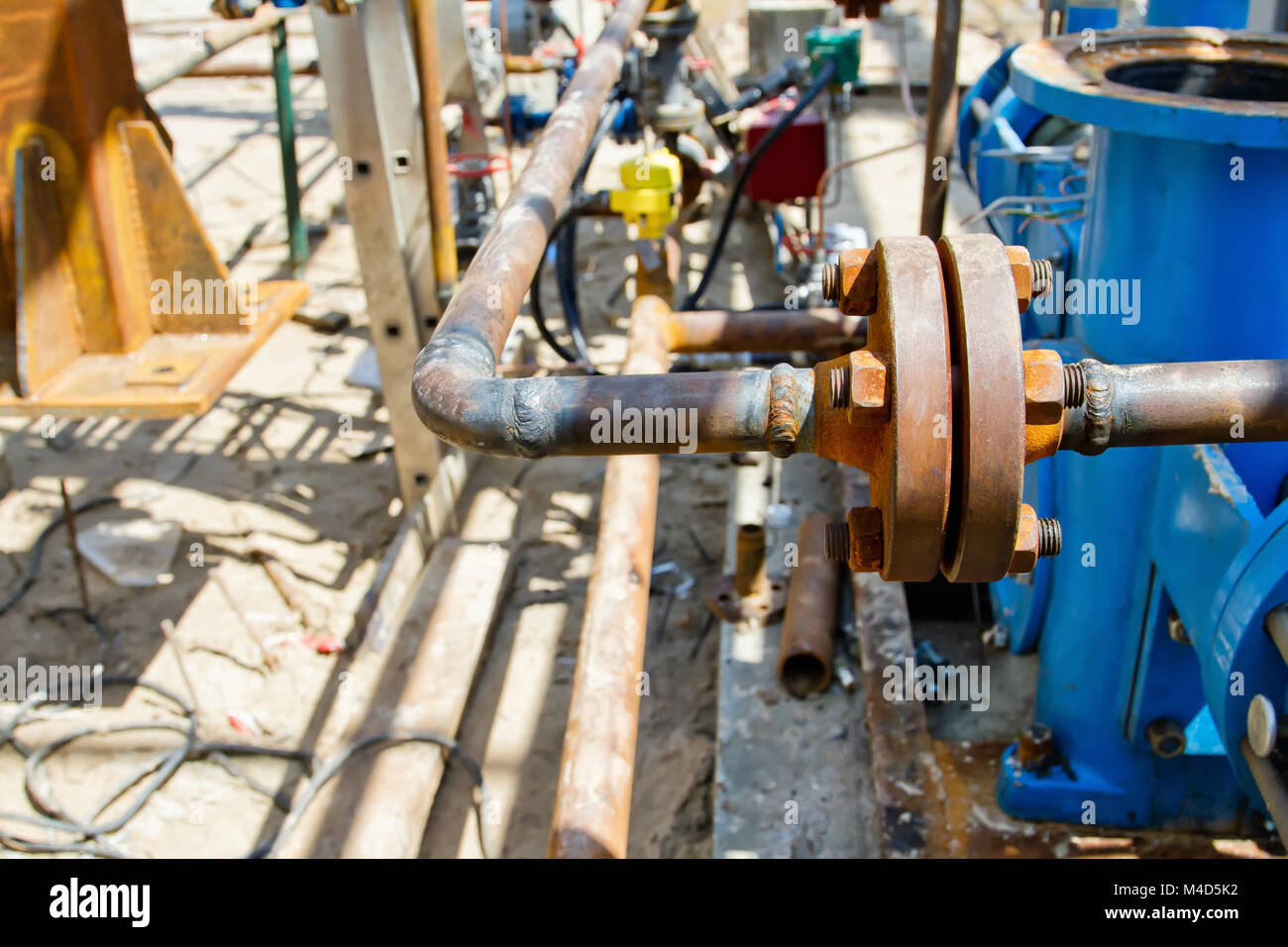 Small pipe welding hi-res stock photography and images - Alamy