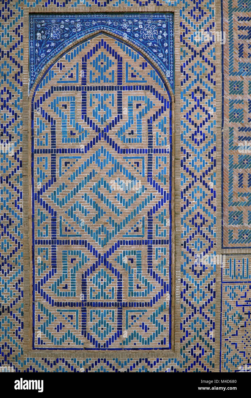 Old Eastern mosaic on the wall, Uzbekistan Stock Photo - Alamy