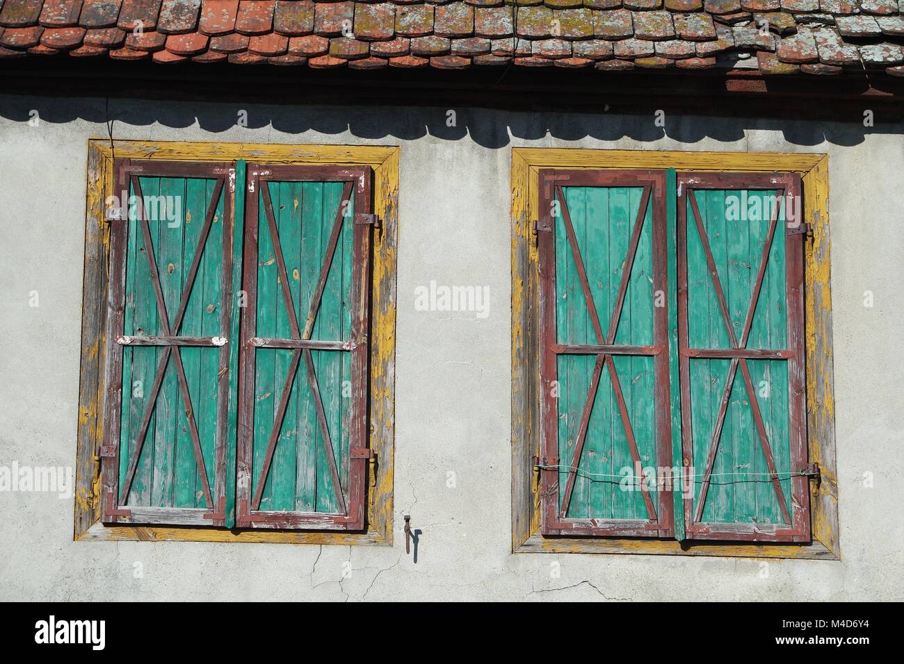 Windows in old house hi-res stock photography and images - Alamy